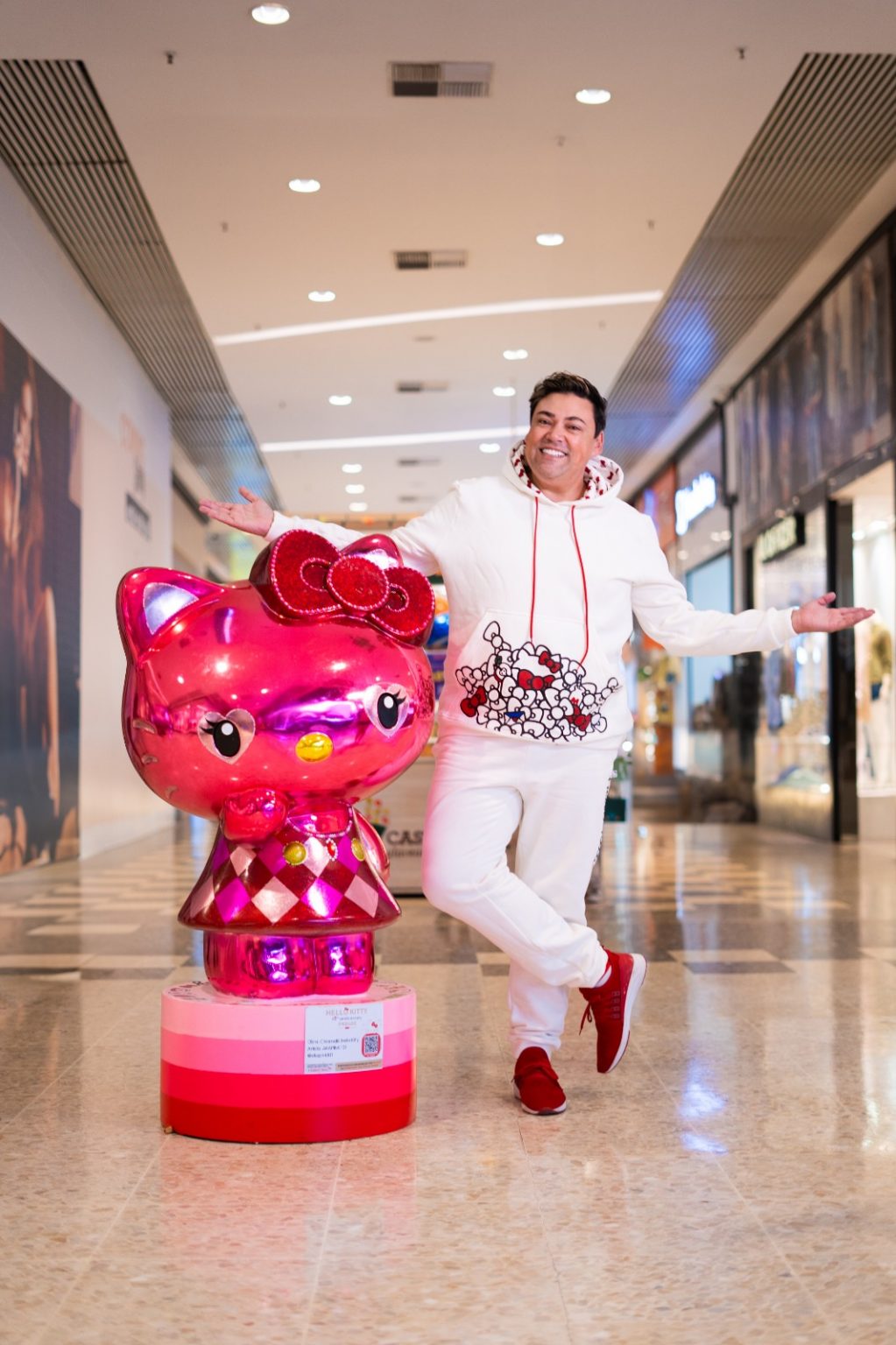 BERNARDO GUEDES CELEBRA COM TJAMA OS 50 ANOS DA HELLO KITTY – Gil Pimentel